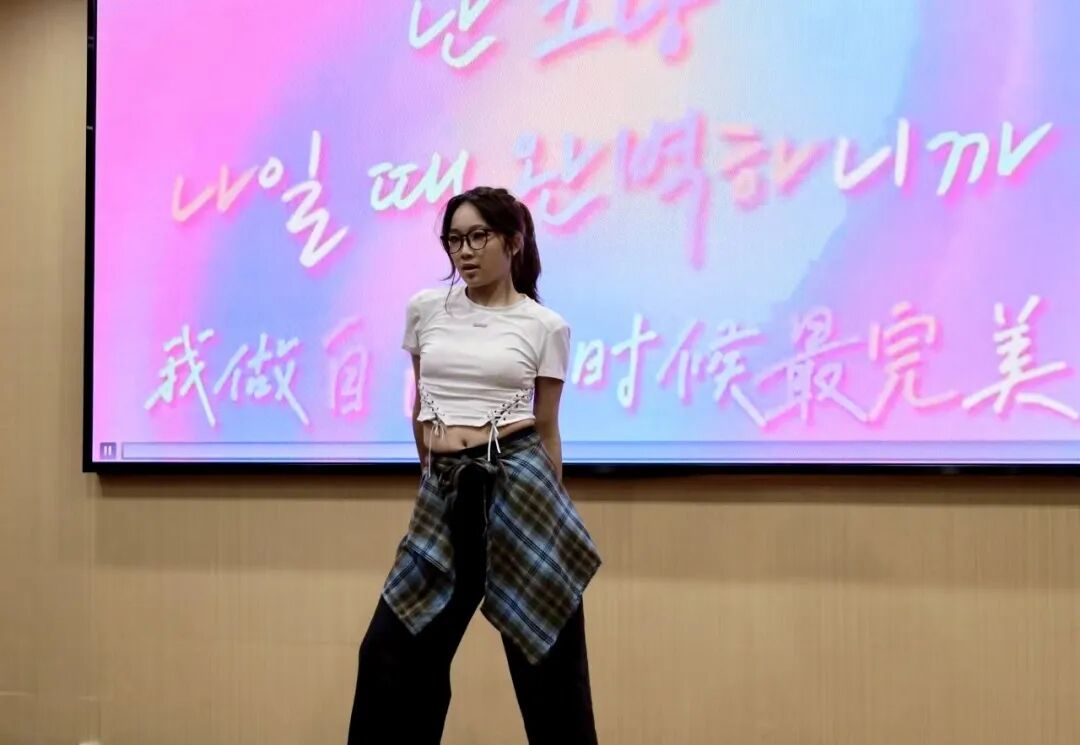 艺彩华章，逐梦启航——酒店管理学院2025级新生才艺大赛决赛